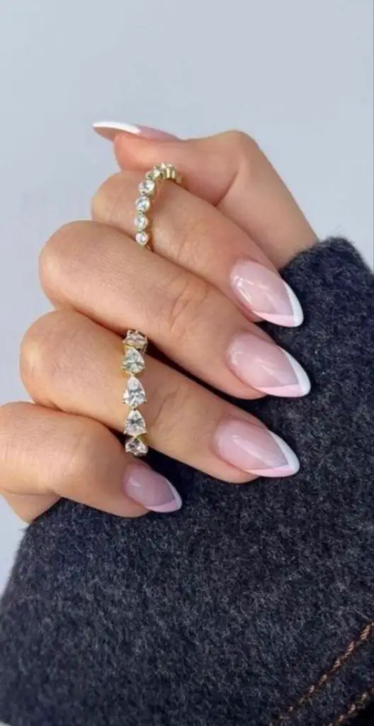 Fresh White Spring Nails 2024: Chic Designs & Floral Elegance