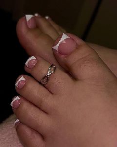 Chic Summer White Toe Nail Designs for Stylish Pedicures - Wimzia.com