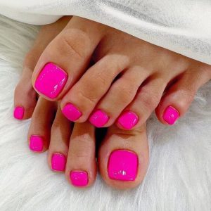21 Discover the Best Toe Nail Colors for Every Season and Skin Tone