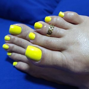 20 Brighten Your Style with Stunning Yellow Toe Nail Designs