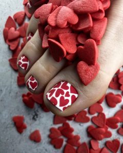 19 Stunning Red Toe Nail Designs: From Classic to Creative Ideas