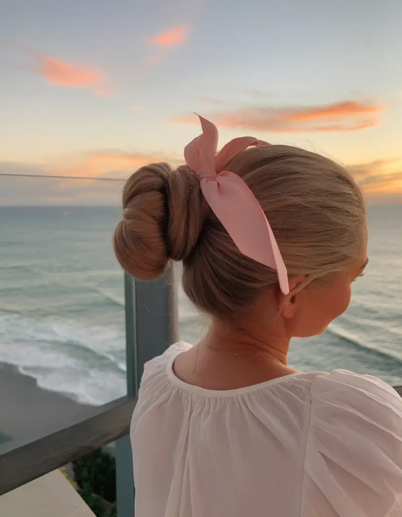 24 Fresh Swimming Hairstyles for Summer 2025 – Easy Ideas for Long ...